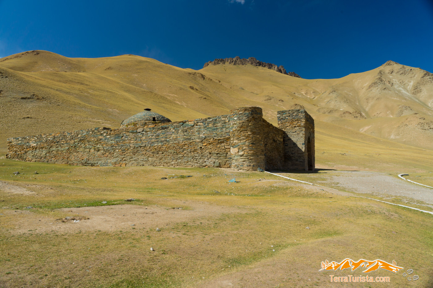 Караван-сарай Таш-Рабат