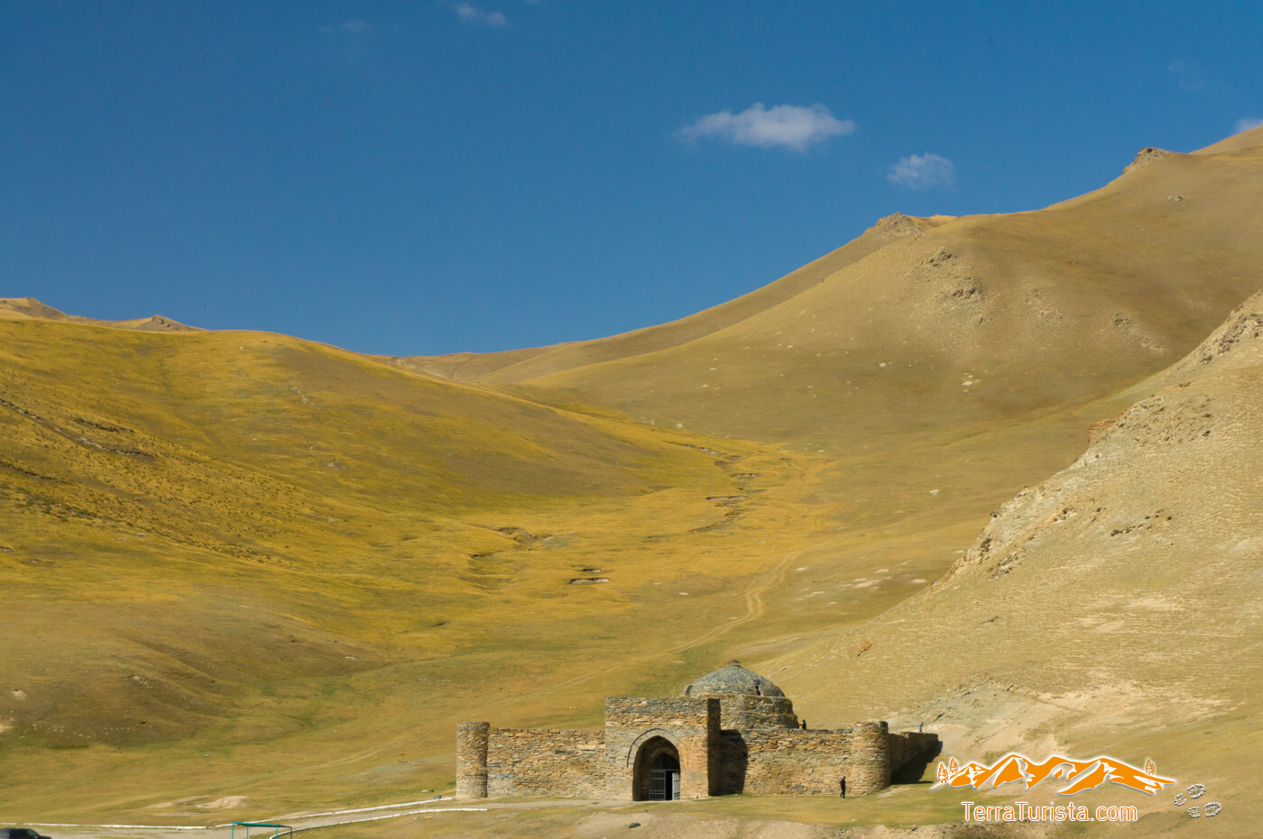 Караван-сарай Таш-Рабат