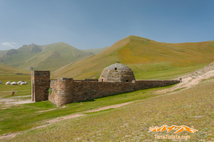 Караван-сарай Таш-Рабат